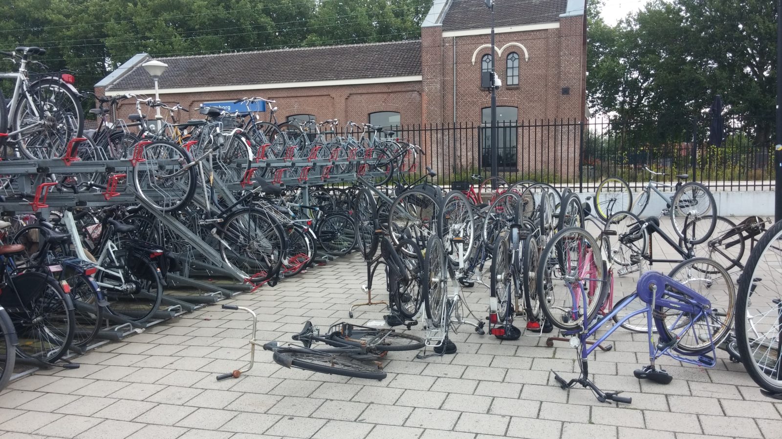 Fietsenstalling Station Culemborg: een grote bende - Fietsersbond Culemborg