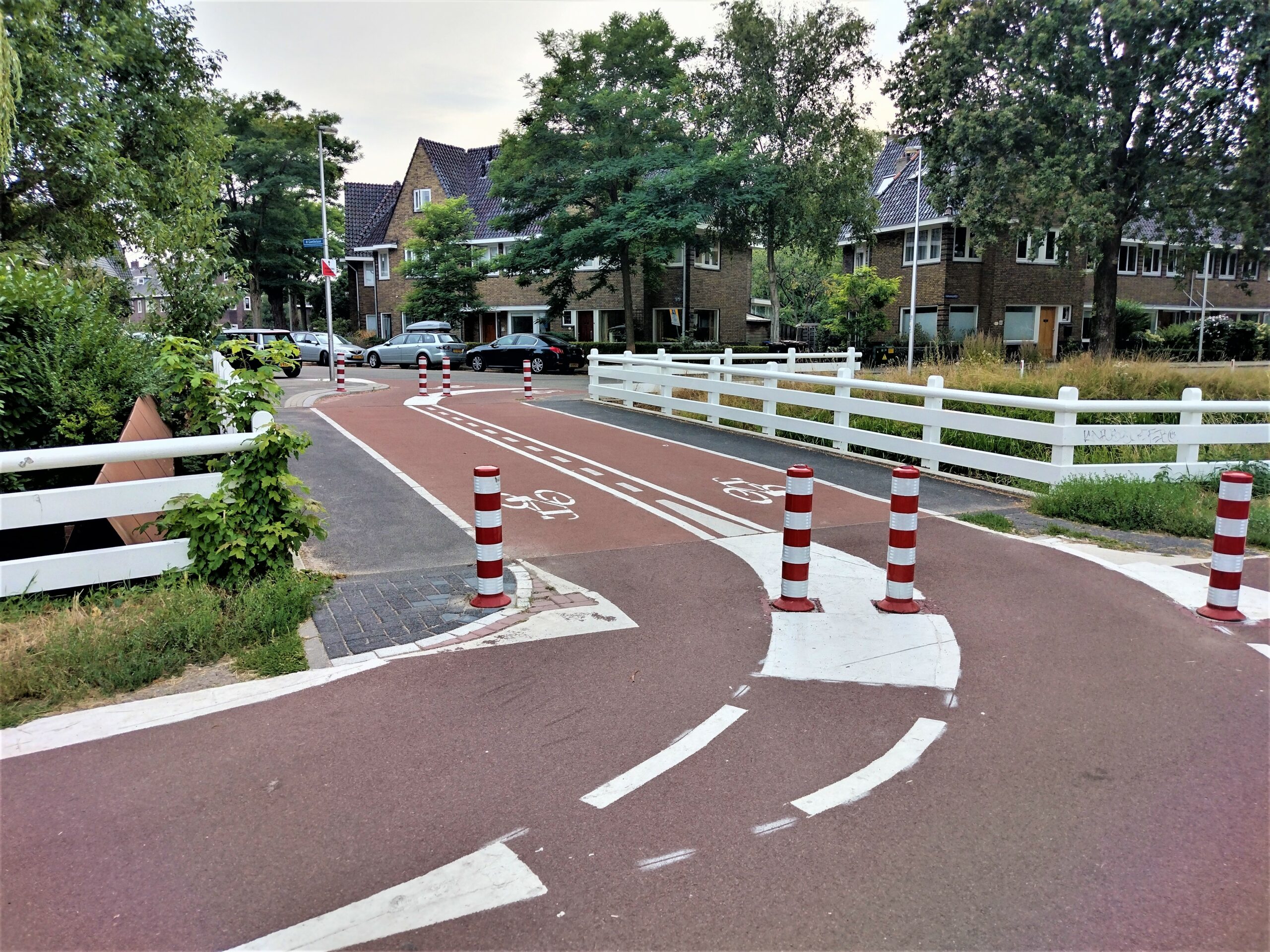 Weg met paaltjes op het fietspad - Fietsersbond