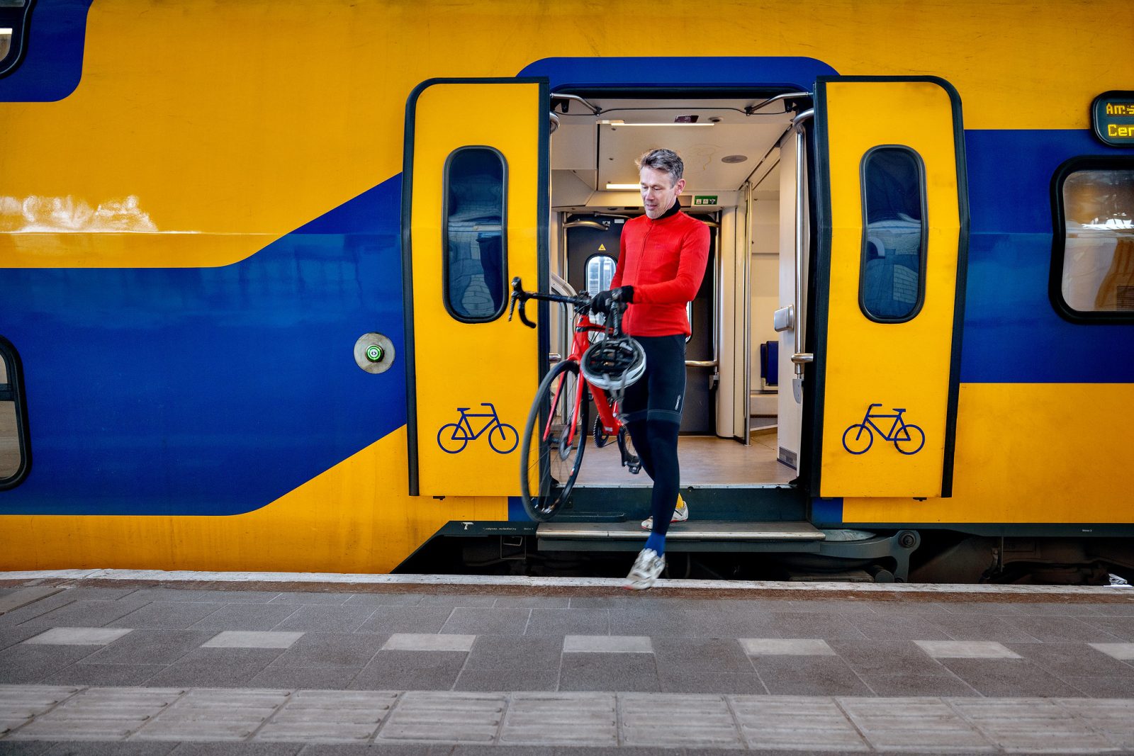24 uur gratis fietsparkeren en voldoende fietsplaatsen in nieuwe ...